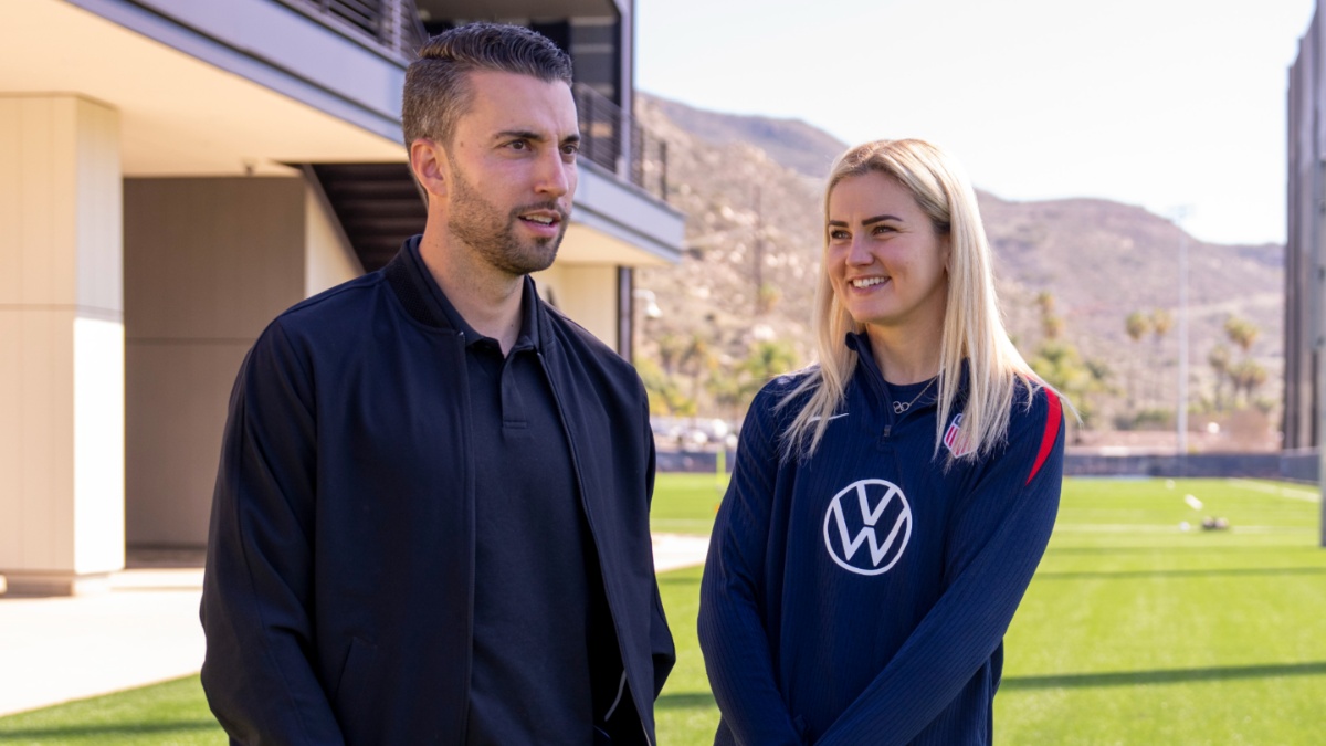 Who Is Lindsey Horan's Husband, Tyler Heaps & What Is Their ...