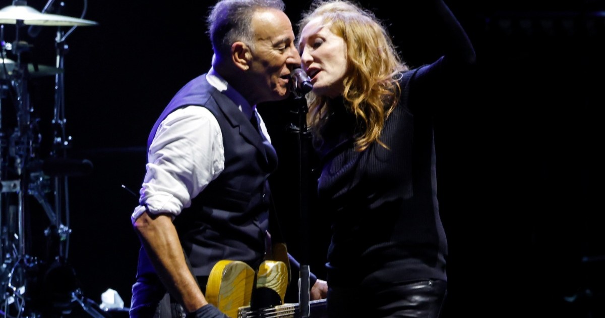 Who Is Bruce Springsteen's Wife, Patti Scialfa & How Many Kids Do They ...