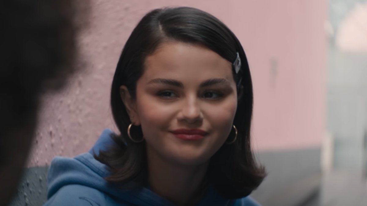 Selena Gomez Debuts Hairstyle With Bangs in New Instagram - Mandatory