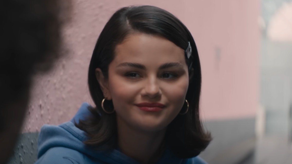 Selena Gomez Debuts Hairstyle With Bangs In New Instagram Mandatory 8974