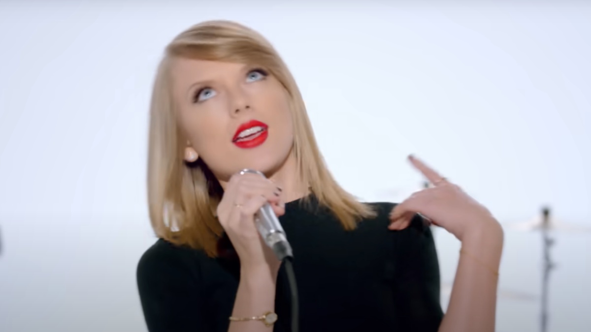 ‘Taylor Swift Wicked: For Good’ Trends as AI Dorothy Images Go Viral