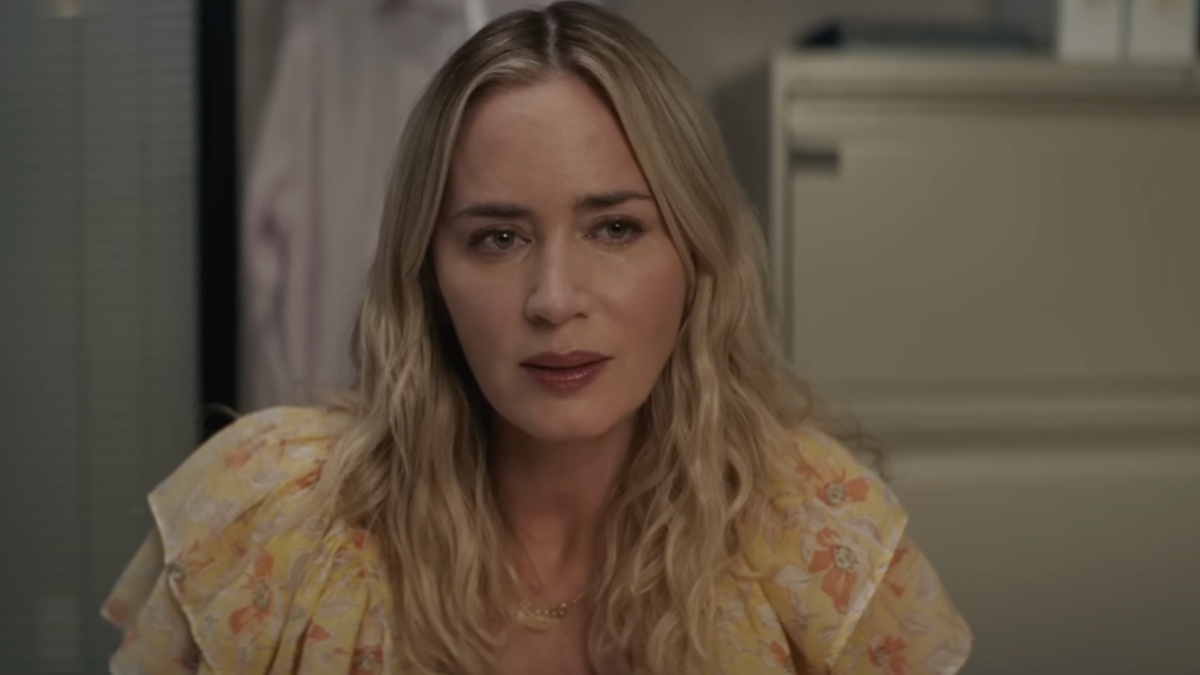 Emily Blunt Debuts New Haircut for Devil Wears Prada 2 - Mandatory