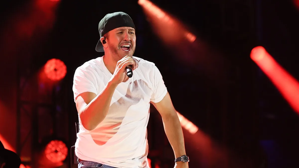 Luke Bryan Hit in Face by Flying Object During North Dakota Concert ...