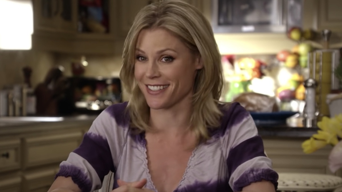 Modern Family's Julie Bowen Details Heart Condition That Requires ...