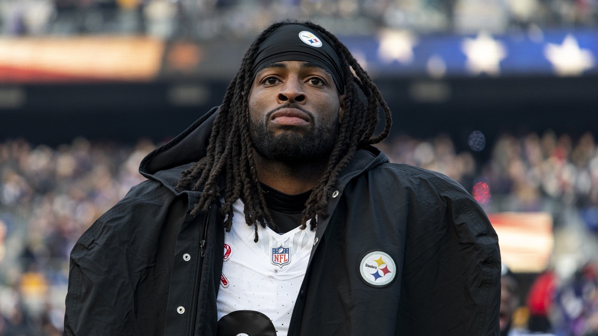 NFL's Najee Harris Suffers Eye Injury In Firework Accident - Mandatory