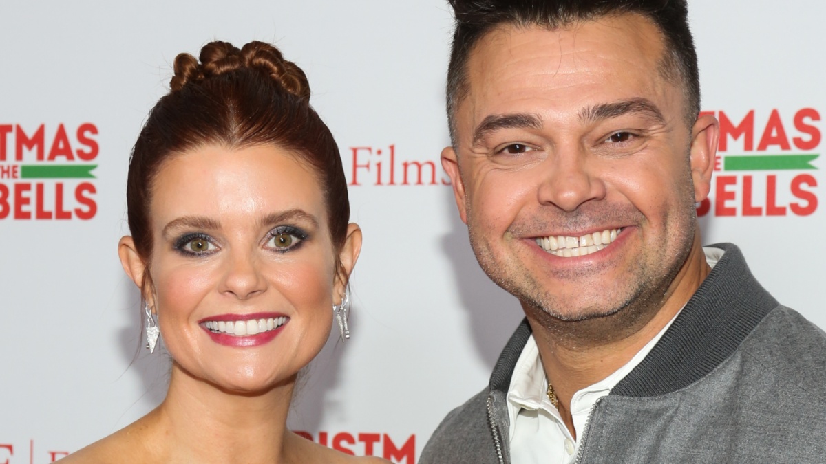Who Is JoAnna Garcia's Husband, Nick Swisher & What Is Their ...