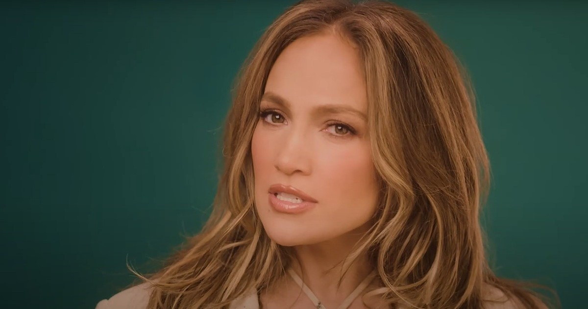 Jennifer Lopez Receives Shade From Luis Guzmán During Hot Ones ...