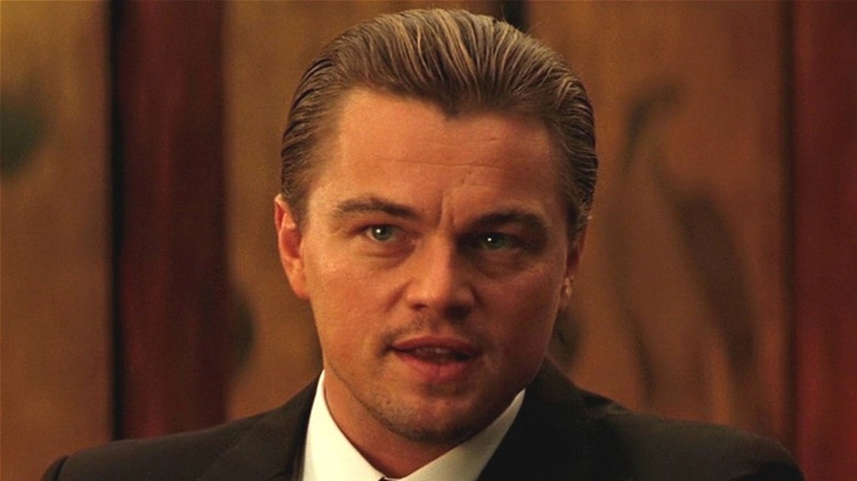 Leonardo DiCaprio Kisses 27-Year Old Vittoria Ceretti During Yacht ...