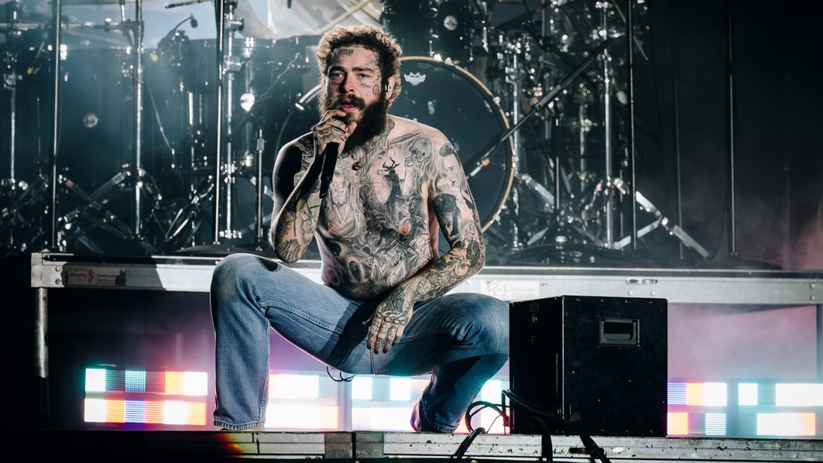 Post Malone Strips Off for Kim Kardashian - Mandatory