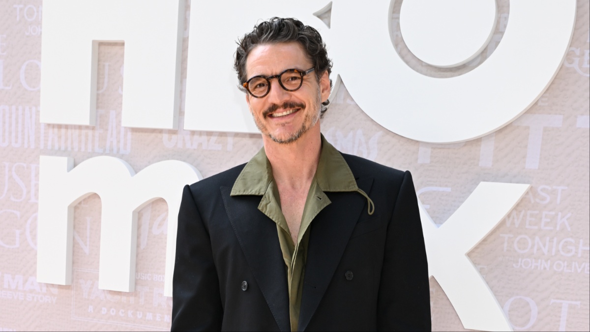 Pedro Pascal Looks Masculine in Retro Red Carpet Look - Mandatory