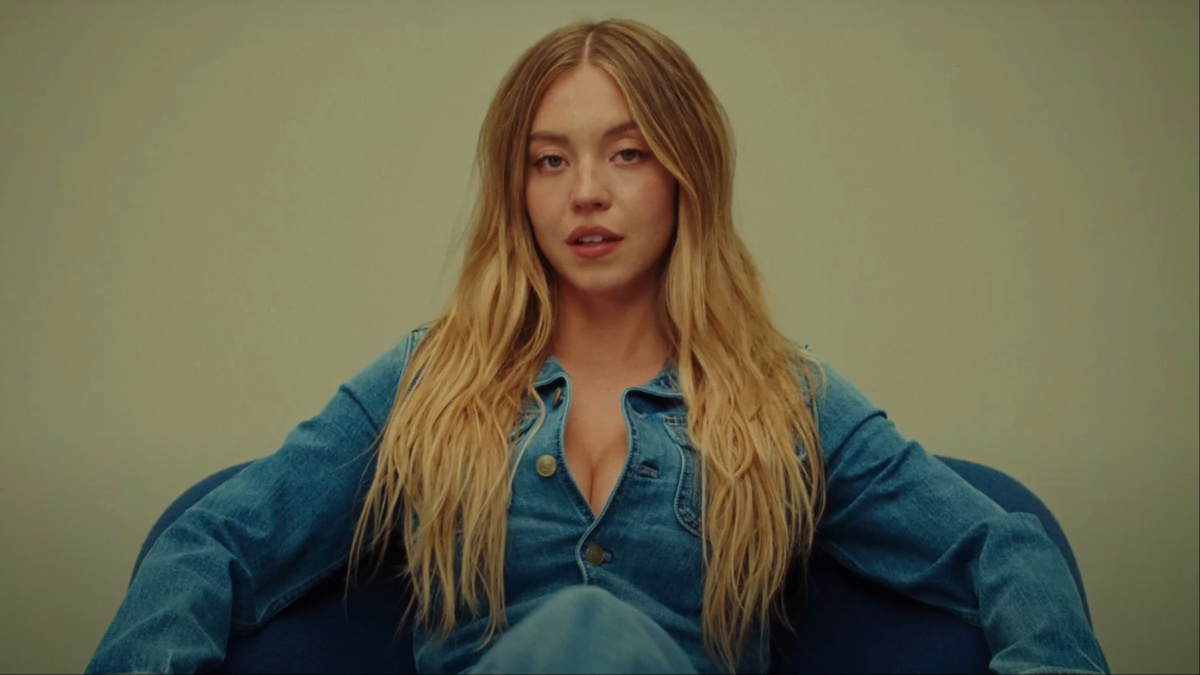 American Eagle ‘Screwed Up’ With Sydney Sweeney Ad, Says Fashion Exec ...