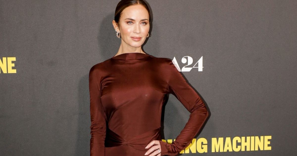 Emily Blunt's Minidress Features No Black & a Dramatic Trail - Mandatory