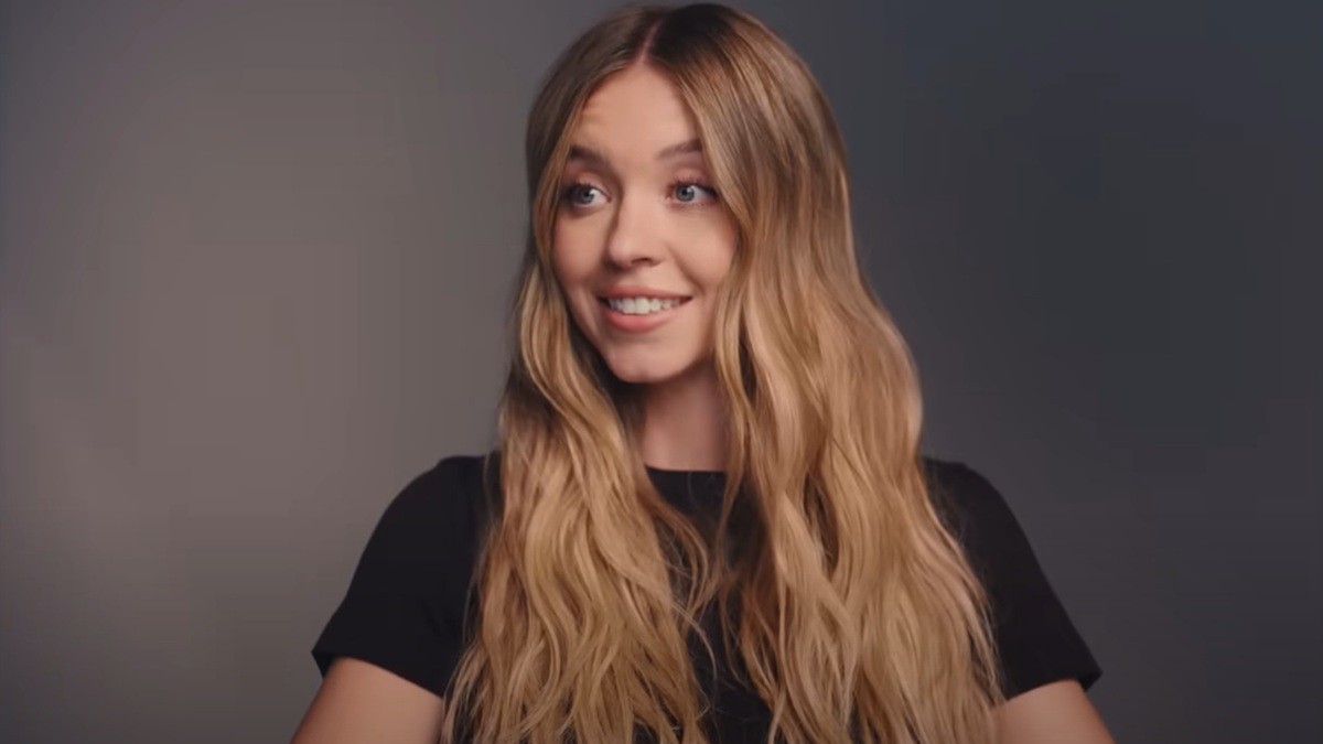 Fans React to Sydney Sweeney Wearing Leather Outfit - Mandatory