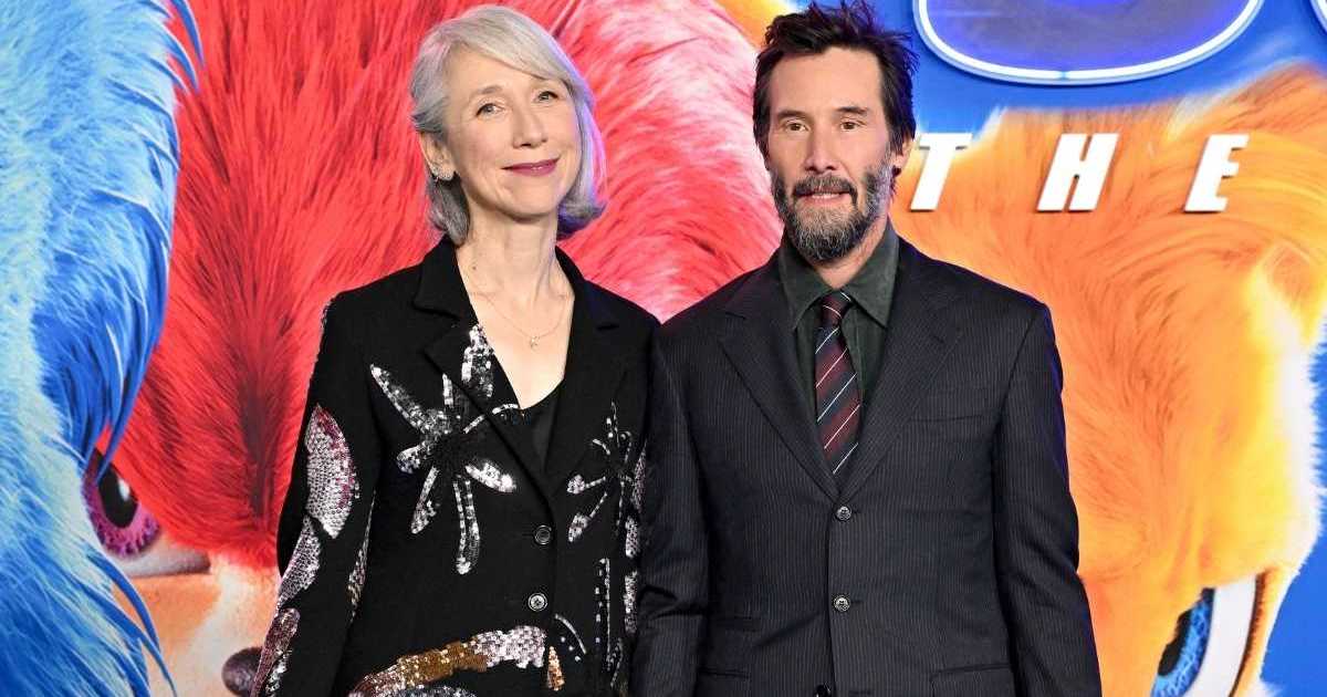 Keanu Reeves & His Girlfriend Secretly Upgraded Their Relationship ...