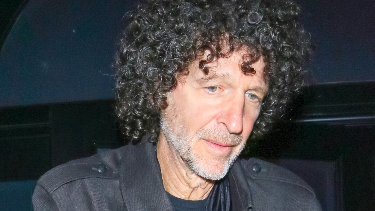 Howard Stern Addresses SiriusXM Exit Rumors Amid Andy Cohen's Takeover ...