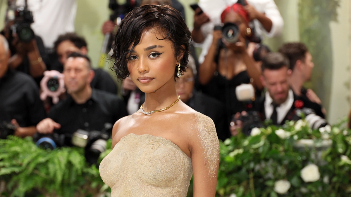 Fans React to Tyla's Dance Moves on Viral Gap Trend: 'Iconic' - Mandatory