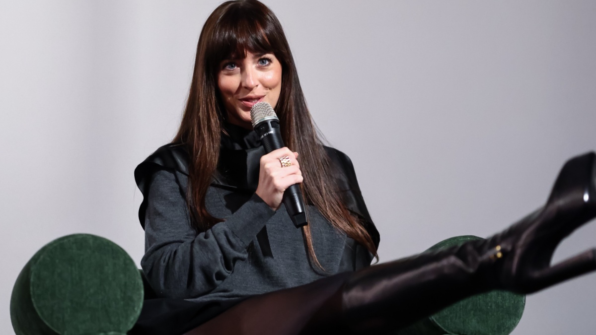 Dakota Johnson Leaves Fans ‘speechless In Black Mini Dress Mandatory