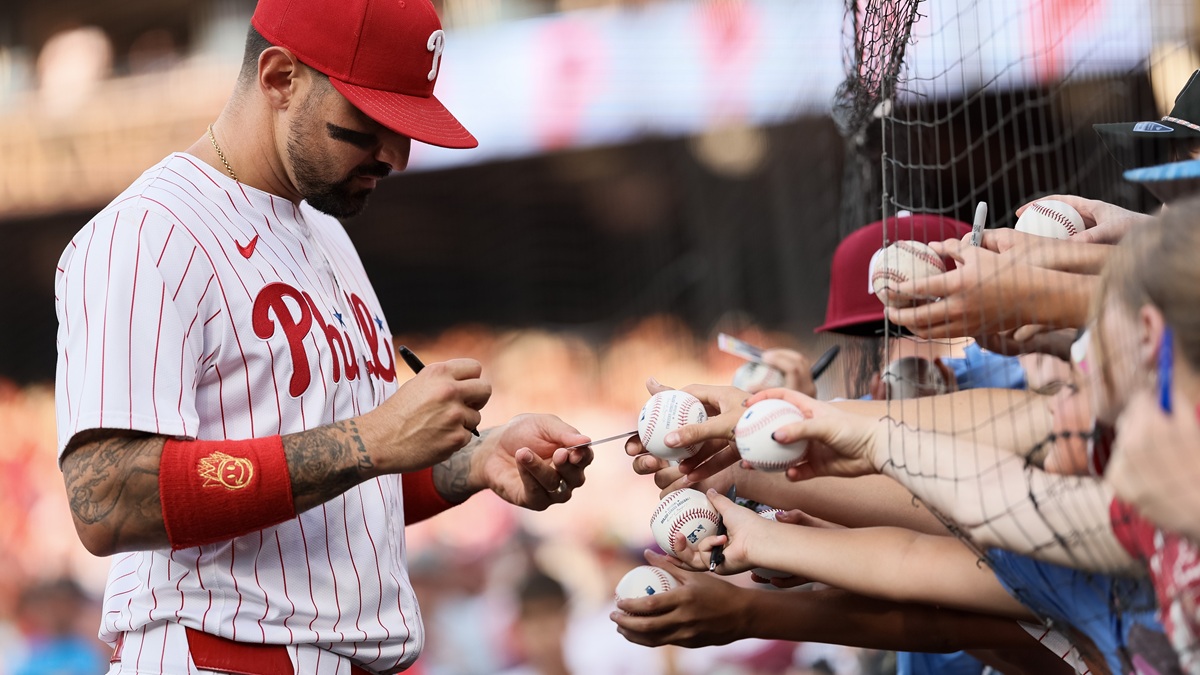 Phillies Fan Goes Viral After Snatching Ball From Father & Son - Mandatory