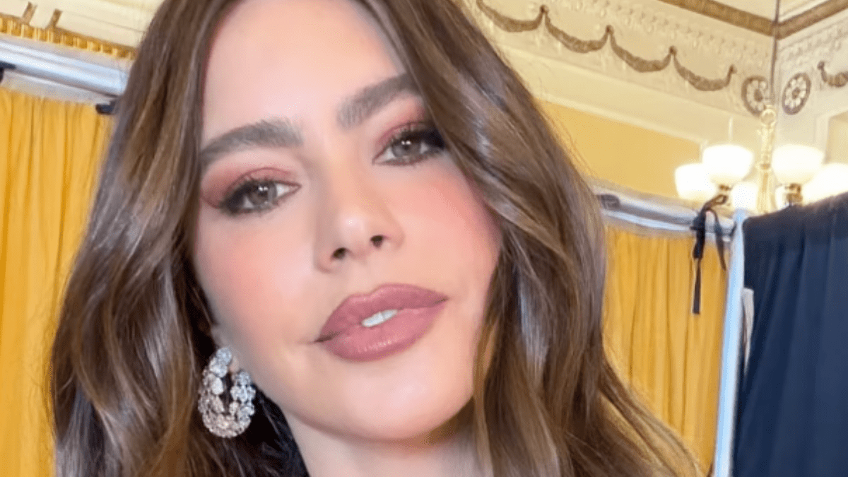 For Fans, Sofia Vergara Is a ‘Total Package’ as She Dances in Her Daring Fit - Mandatory