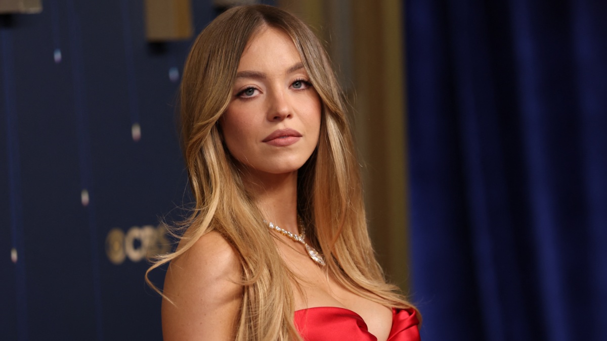 Sydney Sweeney Gets Compared to Jessica Rabbit After Viral Glambot ...