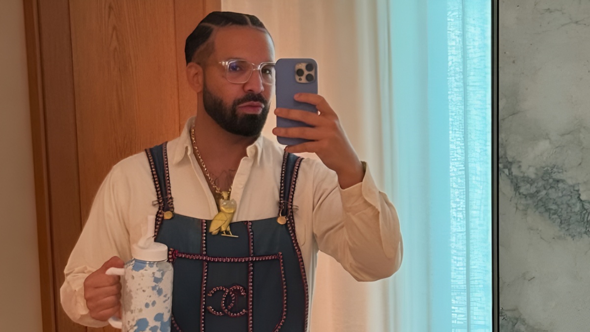 Fans React to Drake's Denim Overalls Look for Oktoberfest: 'Das Crazy ...