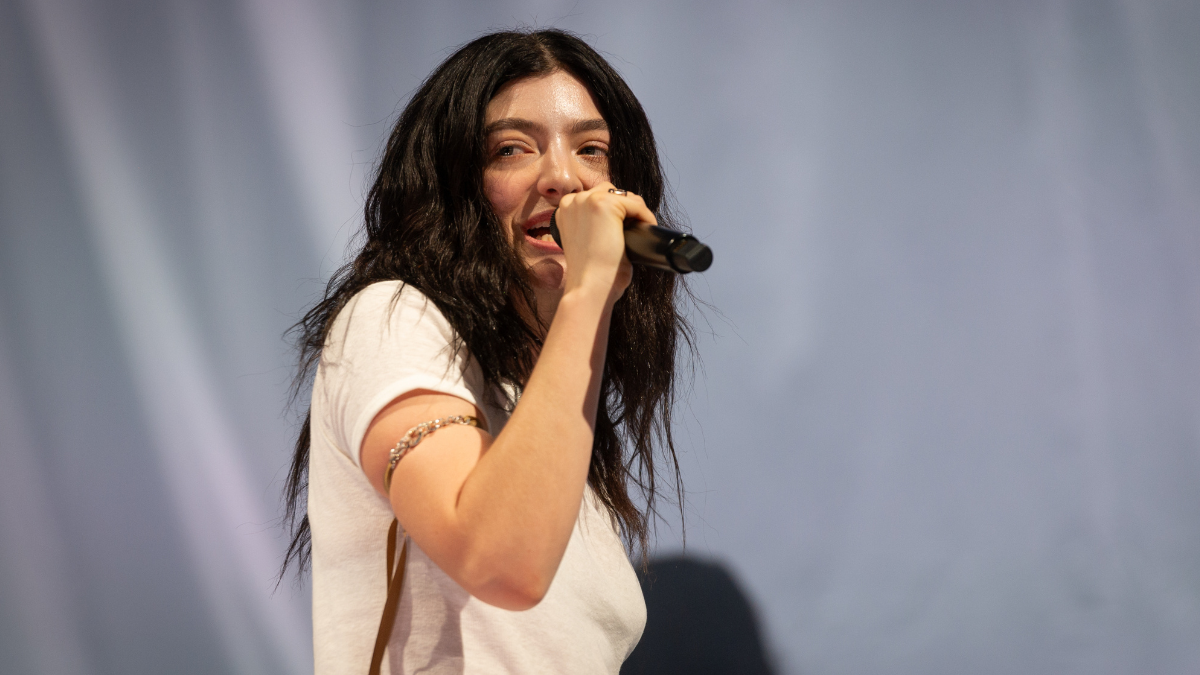 Lorde Opens ‘Ultrasound’ Tour With Theatrical, Genre-Defying Shows ...