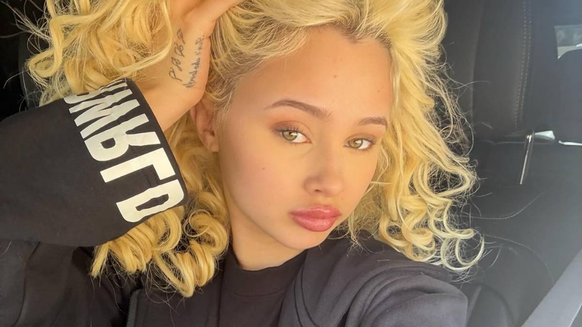 Photos: Alabama Barker Is Pretty-In-Pink in Barbie Dress - Mandatory