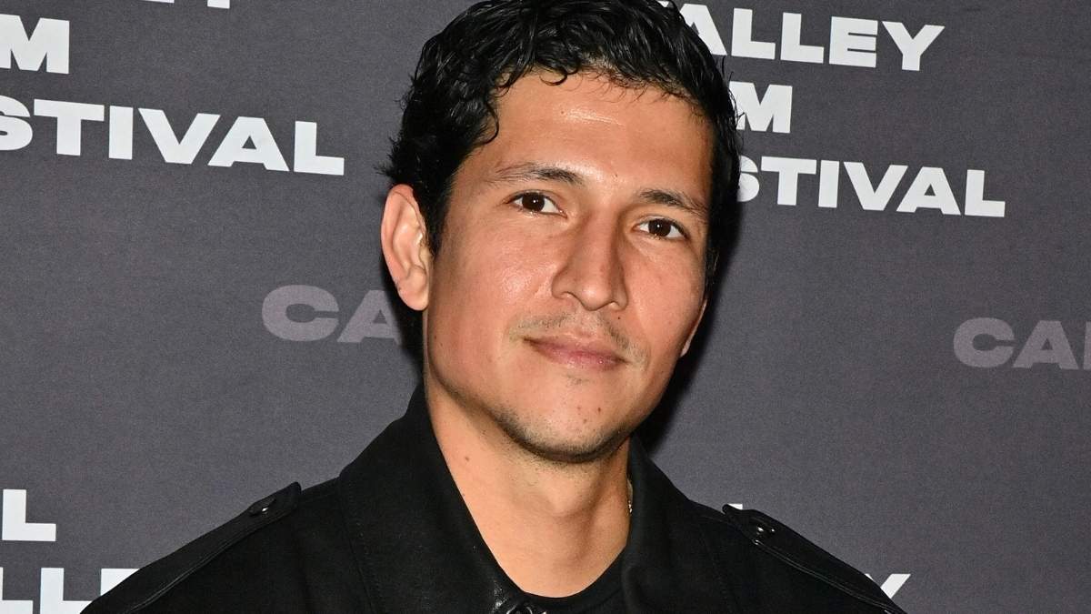 Fans Will Be 'Sat in Theaters' For Danny Ramirez as Flynn Rider in ...