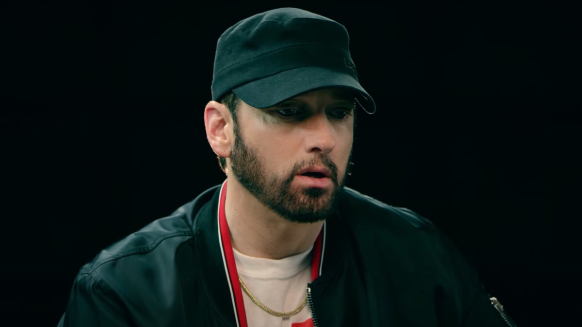 Eminem Dating His Longtime Hair Stylist — Report - Mandatory