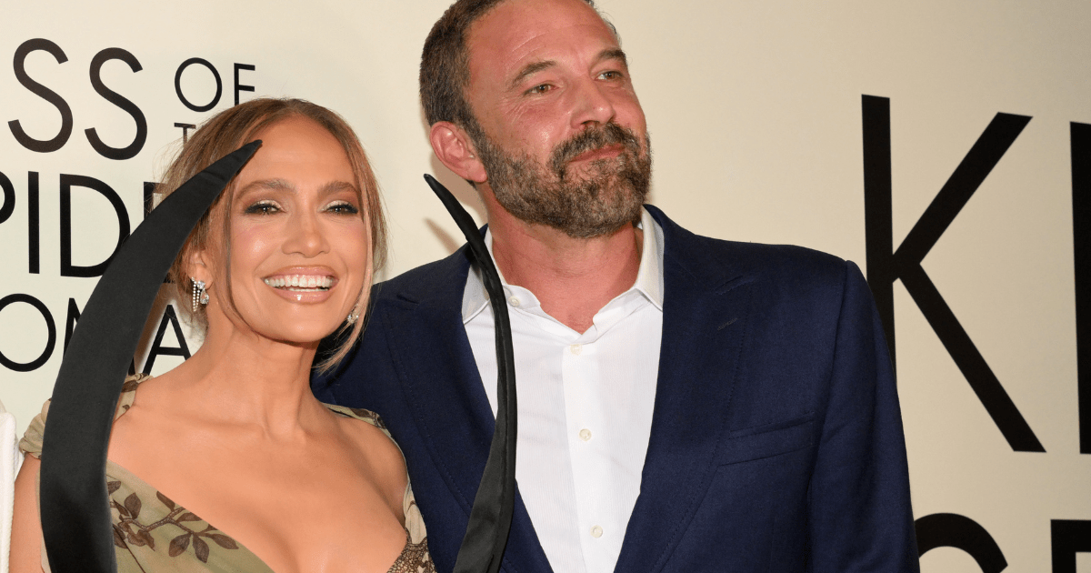 Ben Affleck Missing From Jennifer Lopez’s New Red Carpet Photos Despite ...