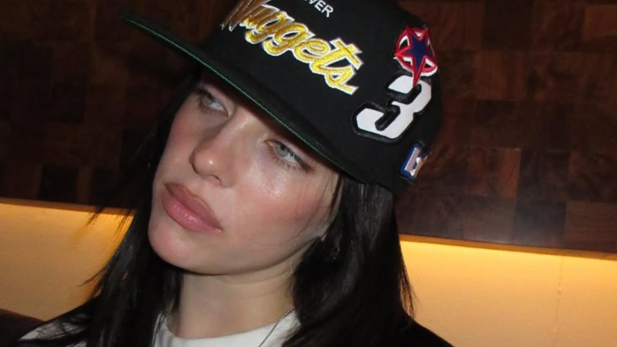 Billie Eilish Wearing Basketball Cap Has Fans Saying 'Holy Face Card ...