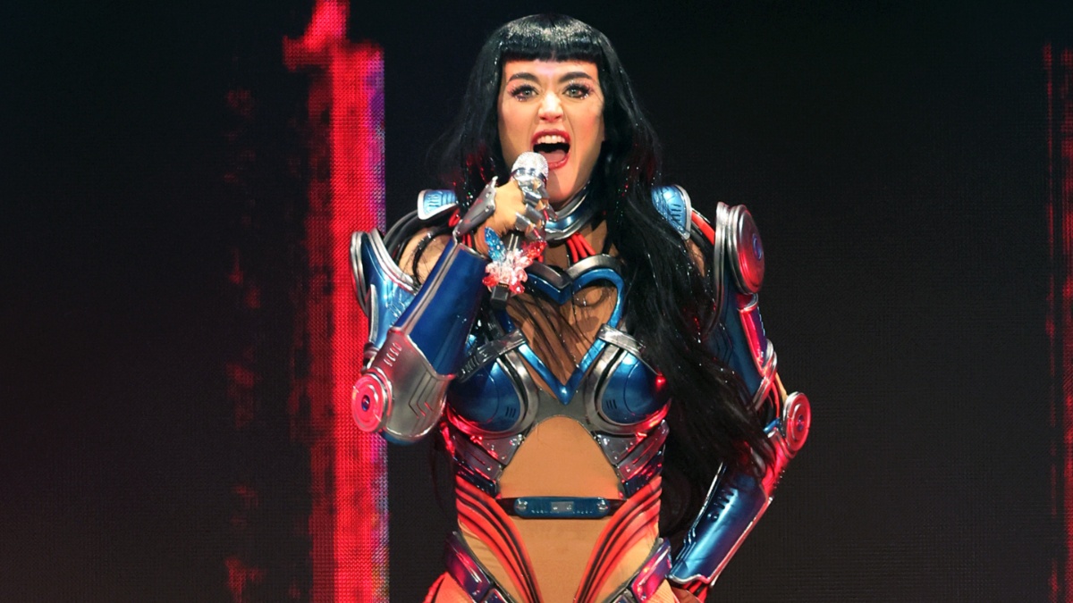 Justin Trudeau & Katy Perry Locking Lips on Yacht Has Fans Saying ...