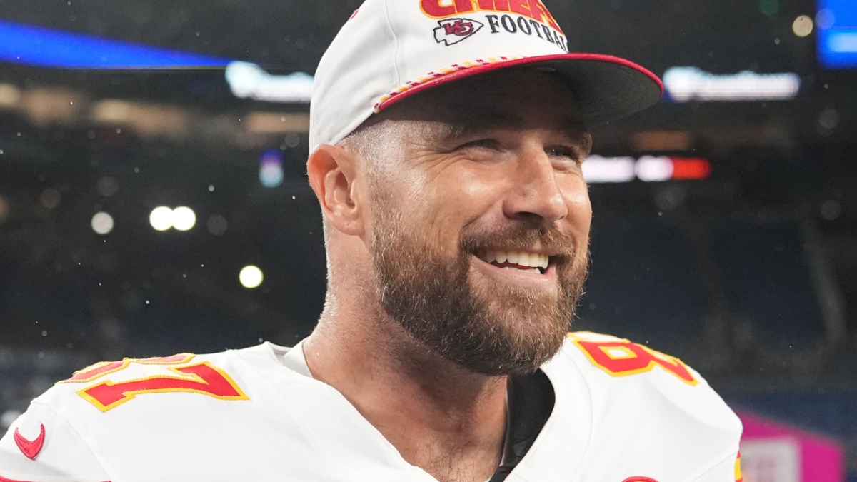 ‘Travis Kelce Baby Photo’ Trends as Chiefs Celebrate His Birthday ...