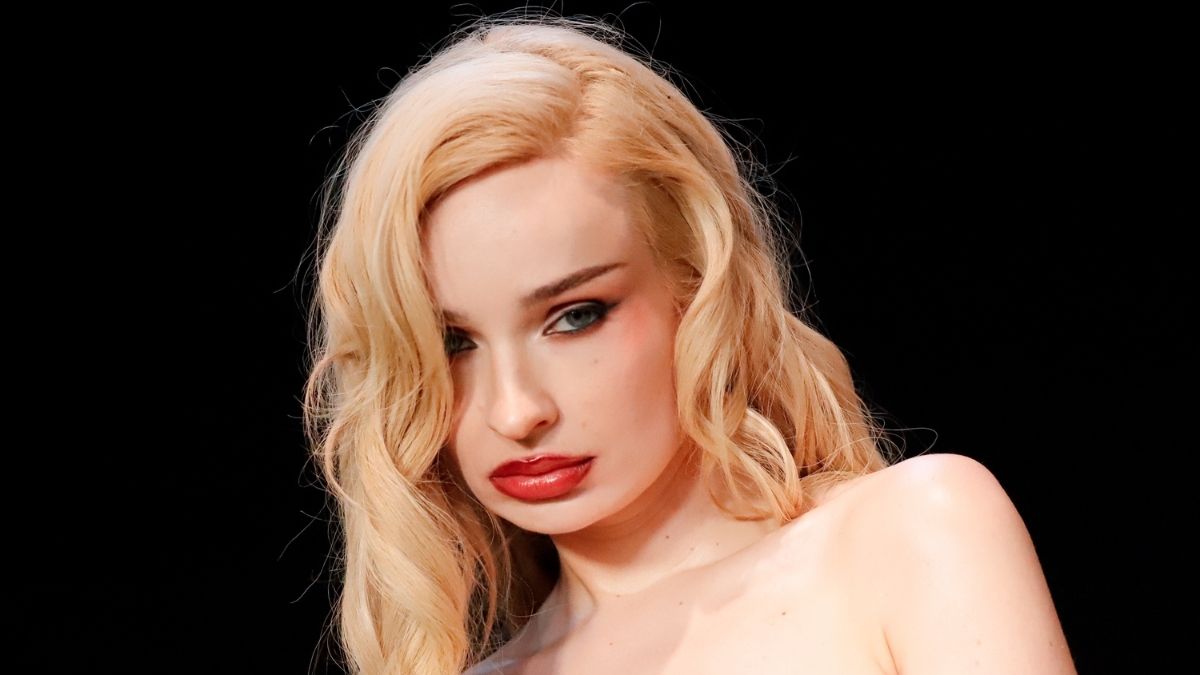 Pop Star Kim Petras Posing in Nothing Has Fans Saying 'Body Tea ...