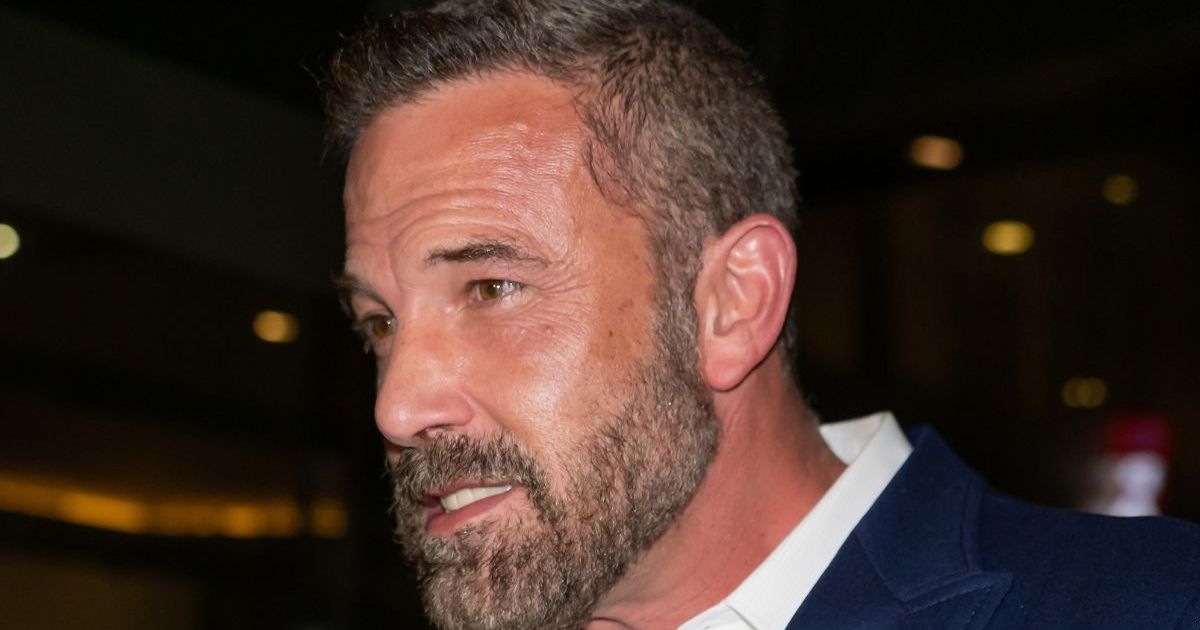 Ben Affleck Back to ‘Sad Meme’ Era While Leaving Kid’s School - Mandatory