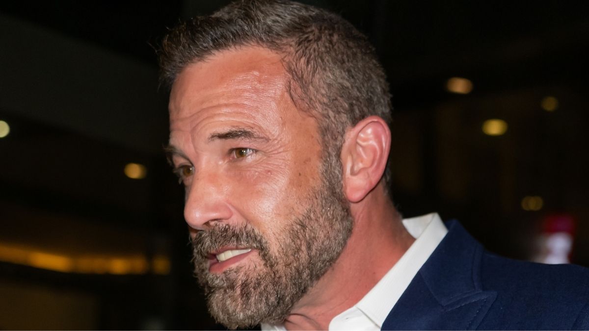 Ben Affleck Back to ‘Sad Meme’ Era While Leaving Kid’s School - Mandatory