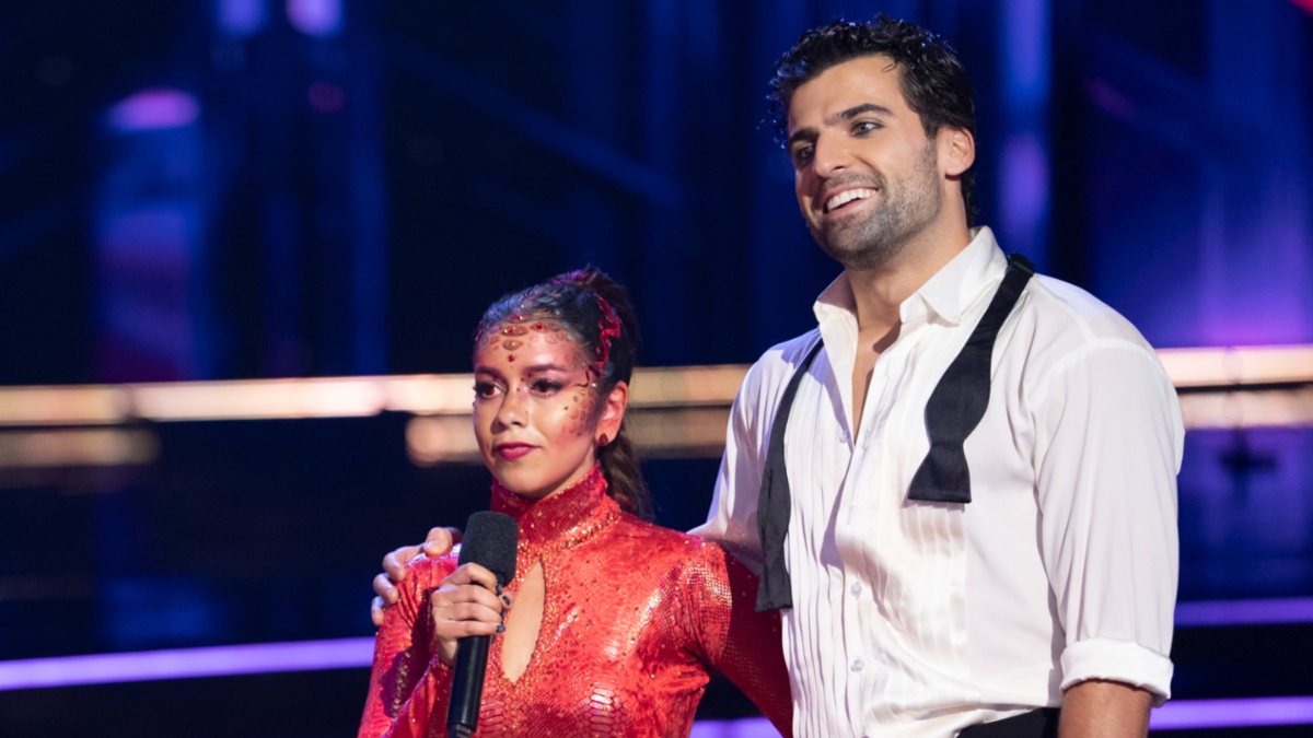 Jen Affleck's DWTS Partner Refutes Critics Following Elimination ...