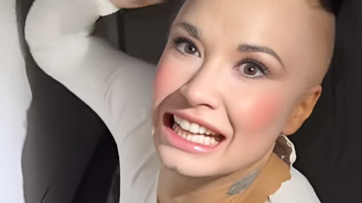 Demi Lovato Recreates Poot Meme: Katy Perry, Charli XCX & Others React ...