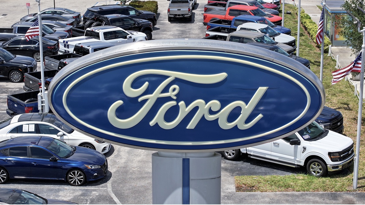 Ten Ford Car Models Recalled by NHTSA Over Moonroof Defect - Mandatory