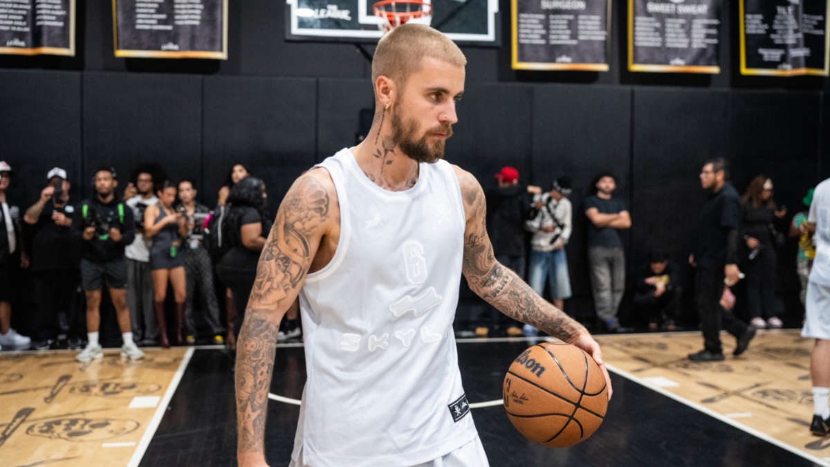 Justin Bieber’s Basketball Skills Fail To Impress Fans - Mandatory