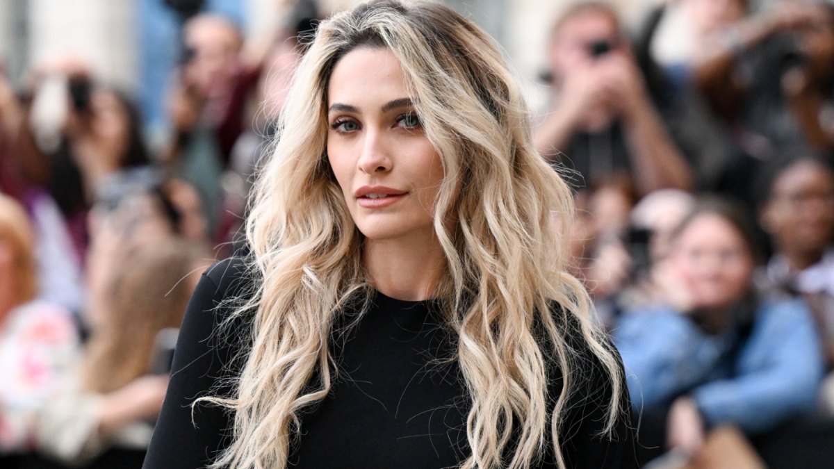 Paris Jackson in Thigh-High Slit Dress Is ‘Magnifique’, Fans Say ...