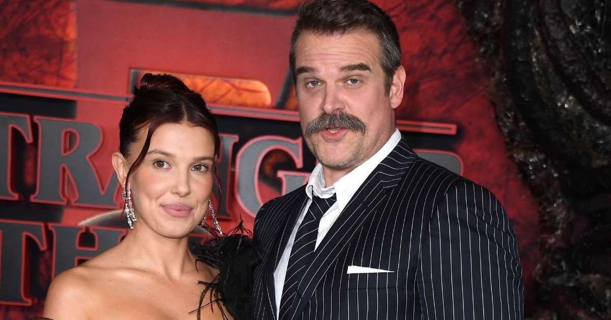 Millie Bobby Brown & David Harbour Fans Celebrate After This Hug ...