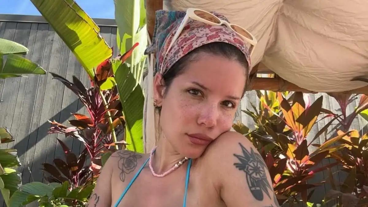 Halsey Wearing Bikini Is Too Charming to Ignore - Mandatory