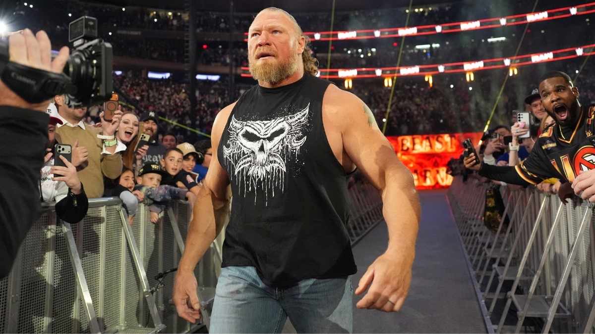 Brock Lesnar Falls Flat During RAW Entrance, Fans Say 'Lost All Aura ...