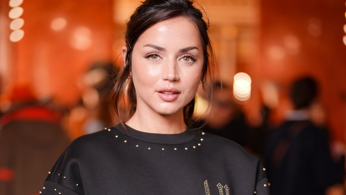 Ana de Armas Spotted With Massive Bag Amid Tom Cruise Split - Mandatory