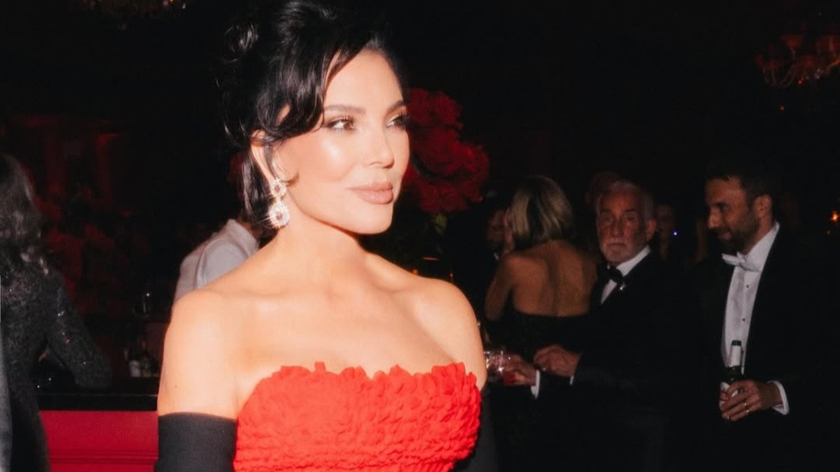 'Birthday Girl' Kris Jenner's Red Strapless Dress Is Impossible to Ignore - Mandatory