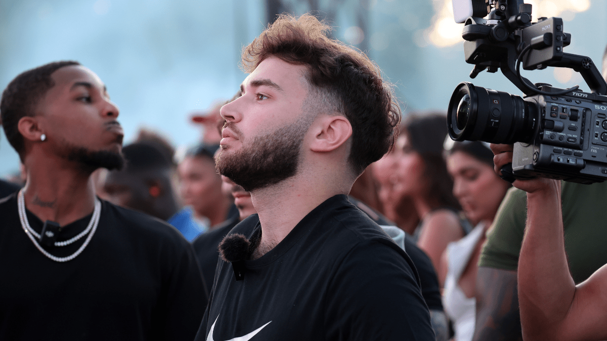 Adin Ross Ditches Kick & Returns to Twitch for This Reason - Mandatory