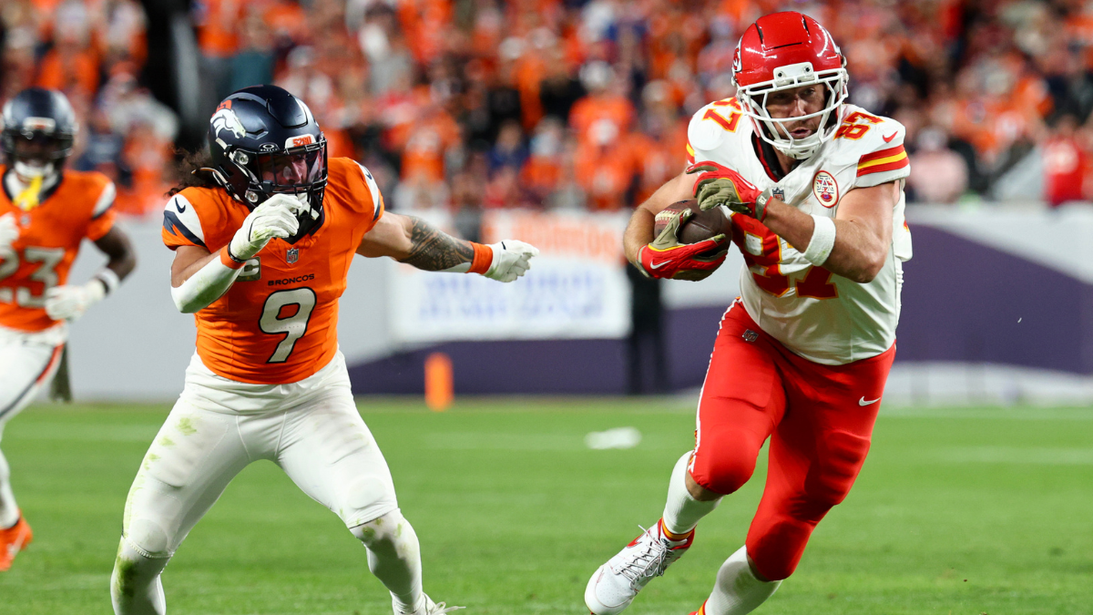 NFL Fans Call Out Travis Kelce For 'Fake Tough Act' vs. Broncos - Mandatory