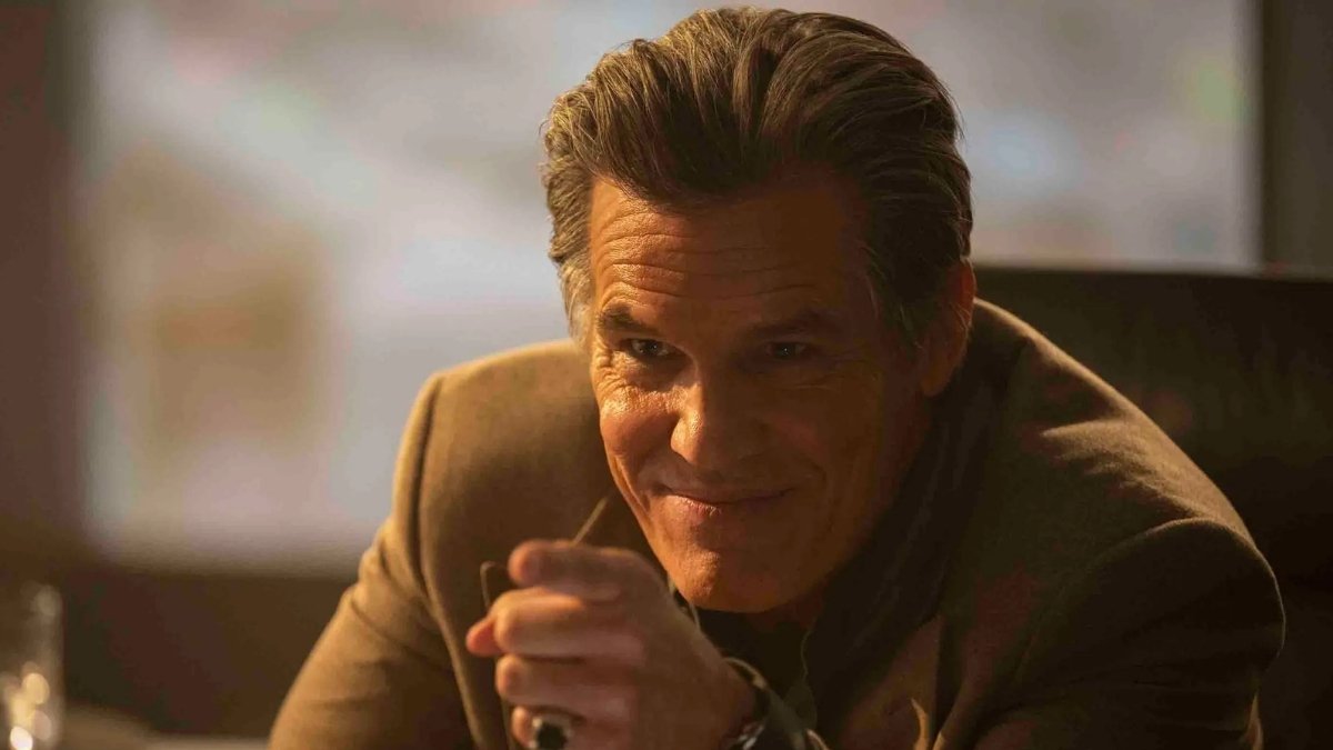 Josh Brolin Debuts New Ben Affleck-Esque Back Tattoo - Mandatory