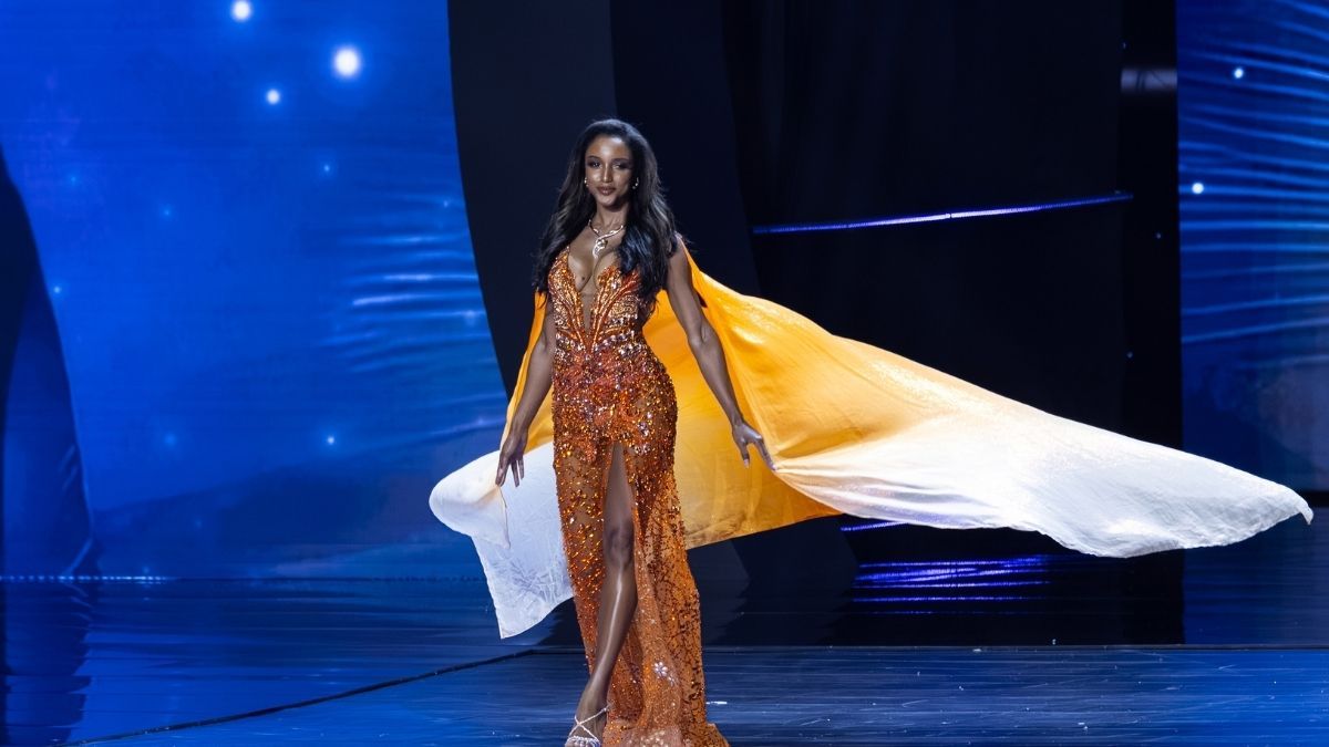 Miss Jamaica Suffers Frightening Fall Leaves Stage On A Stretcher 6926